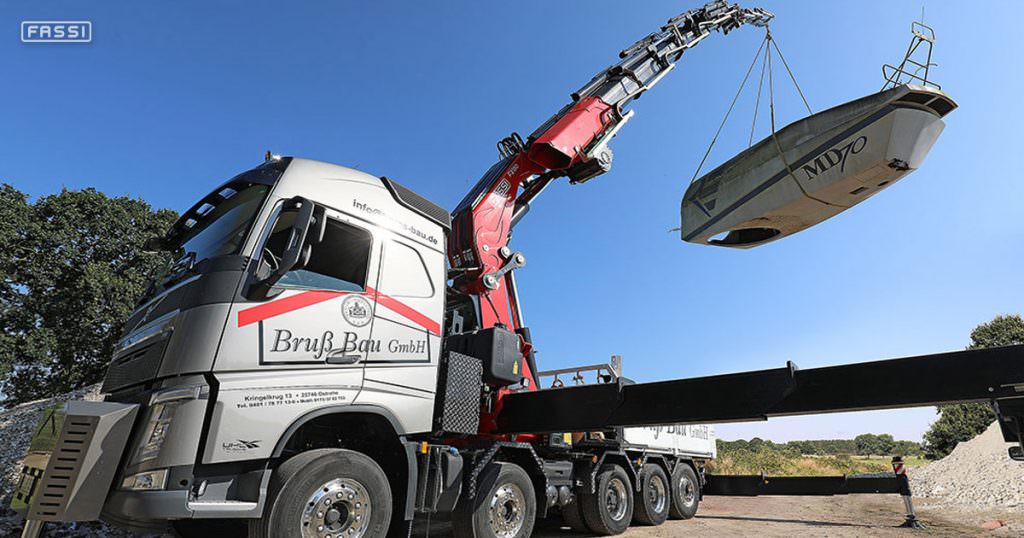 Fassi suggests its Cranelube line of lubrificants for having a minimal ...