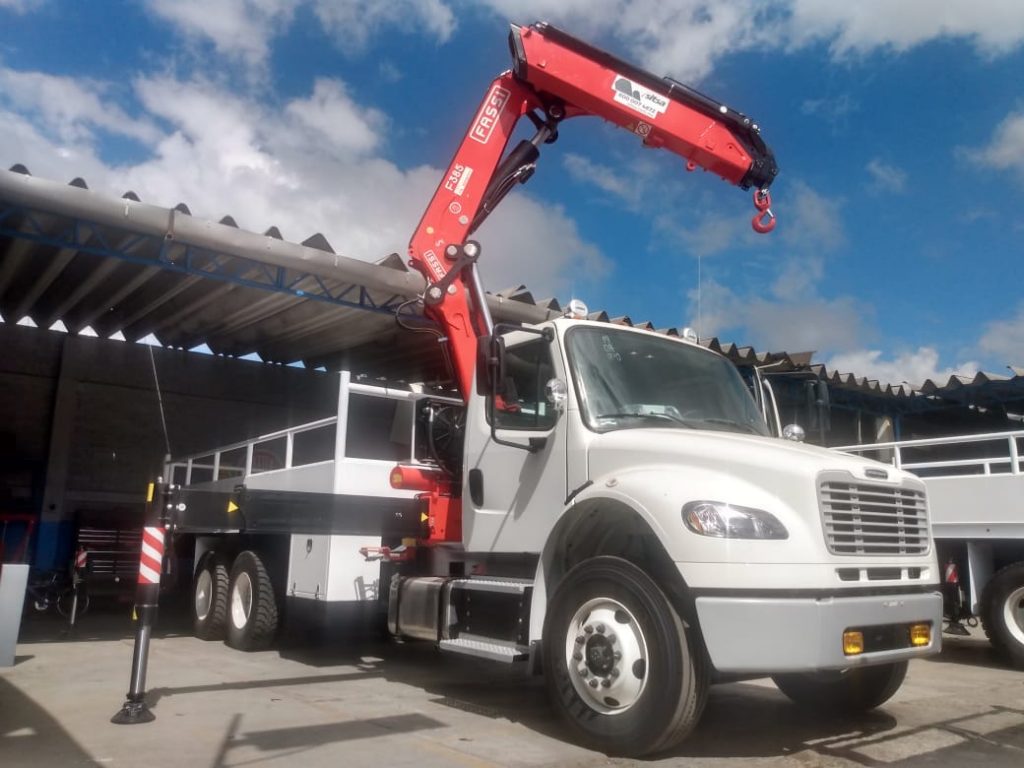 Transporting a power substation - Fassi Group