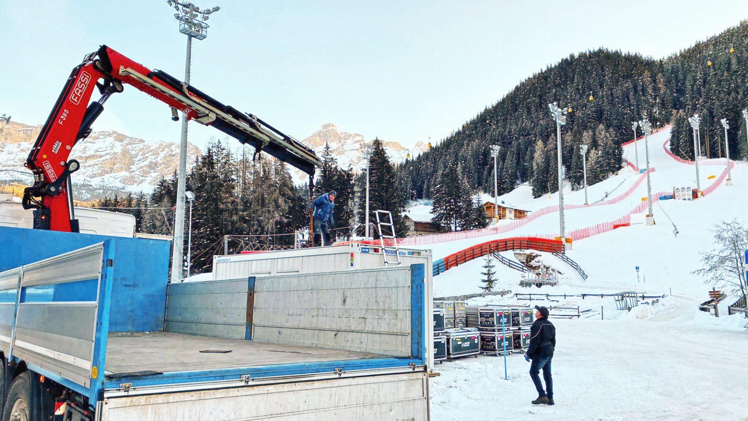 A Fassi F660RA he-dynamic and a F710RA xhe-dynamic crane in action into ...